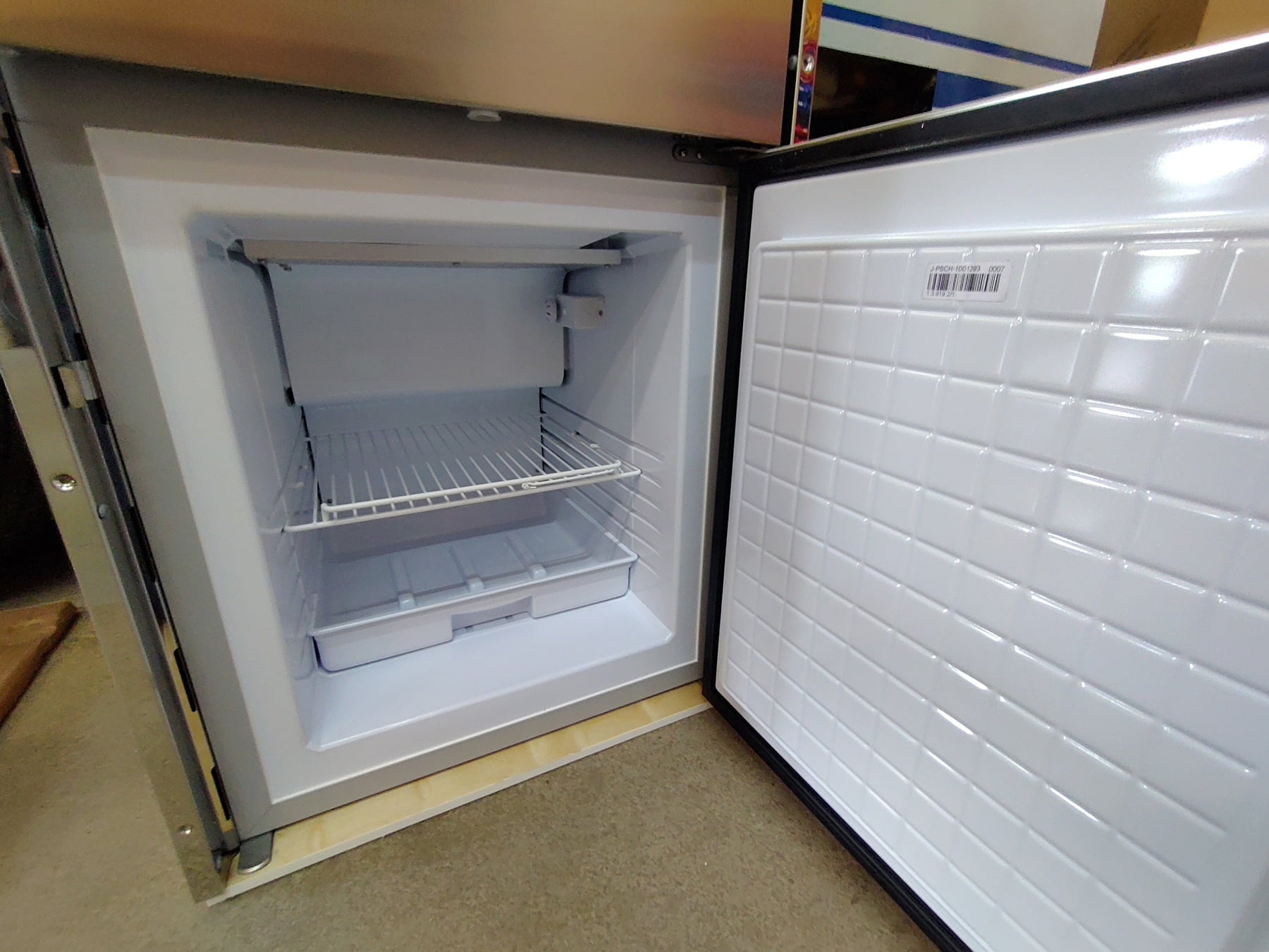 Isotherm Cruise 195 Combi Refrigerator / Freezer - 6.8 cu ft (Right Sw ...